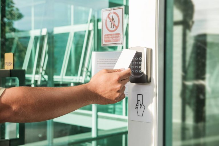 Access control systems for business and commercial premises - NSI